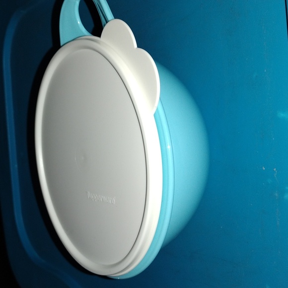 Tupperware | Kitchen | Tupperware Small Bowl 6 Cups | Poshmark